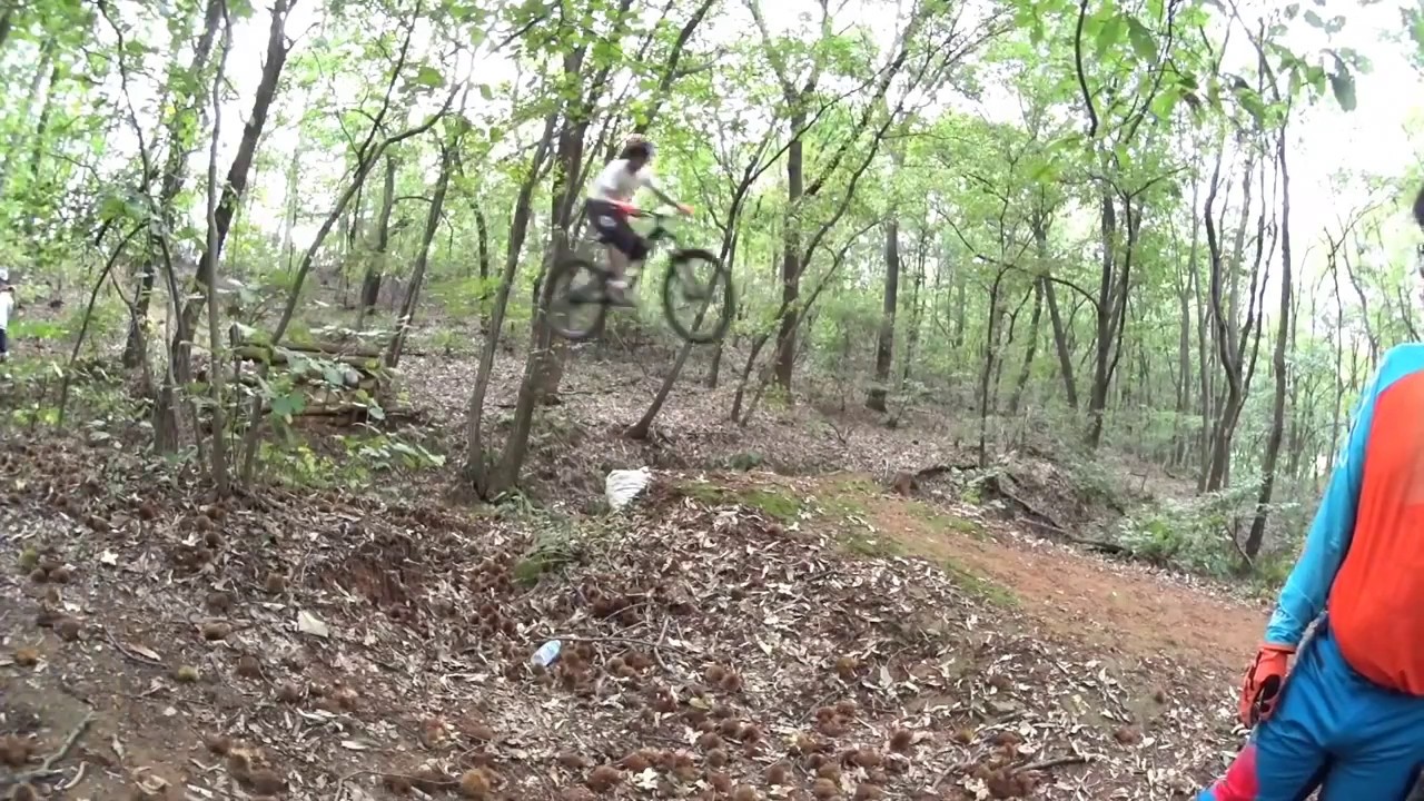 MTB Gap Jump(tz park) - YouTube