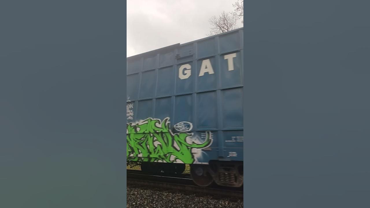 UP #6323 leads a northbound manifest, either MRVHK or MRVEU, at Judkins - YouTube