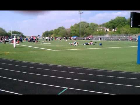 Devin Brandon Coomer running the 1600 - YouTube