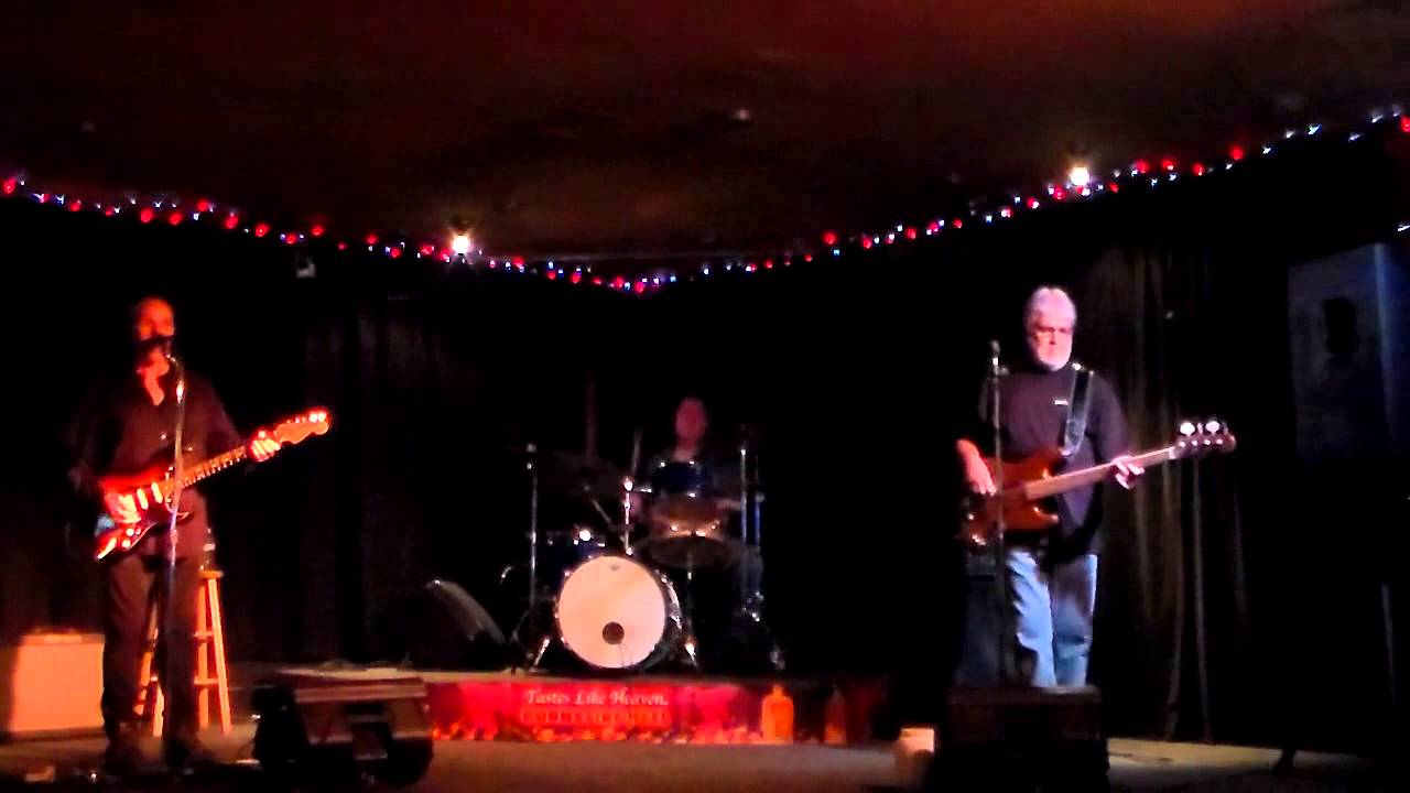 Charlie Snuggs Blues Crew Live at the Beaver Bar (Little Wing) - YouTube