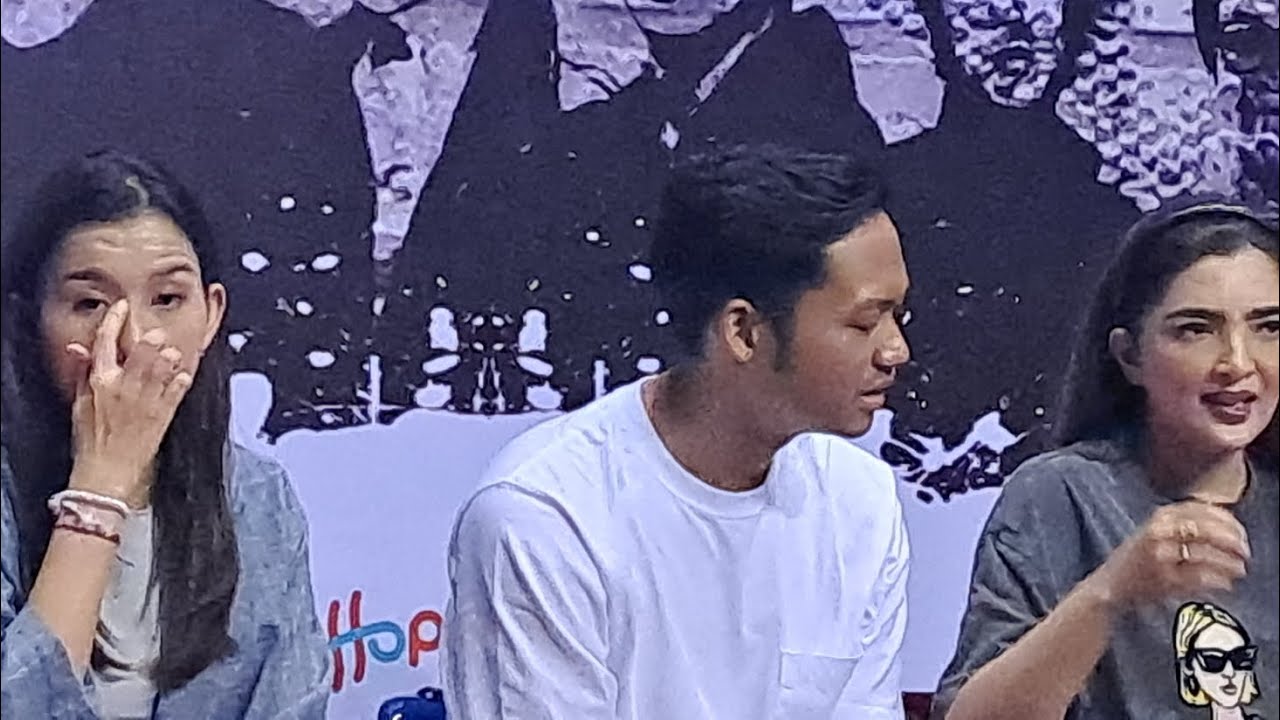 AZRIEL HERMANSYAH AJAK PACAR NONTON ATTA MAIN FUTSAL BARENG ASHANTY - YouTube