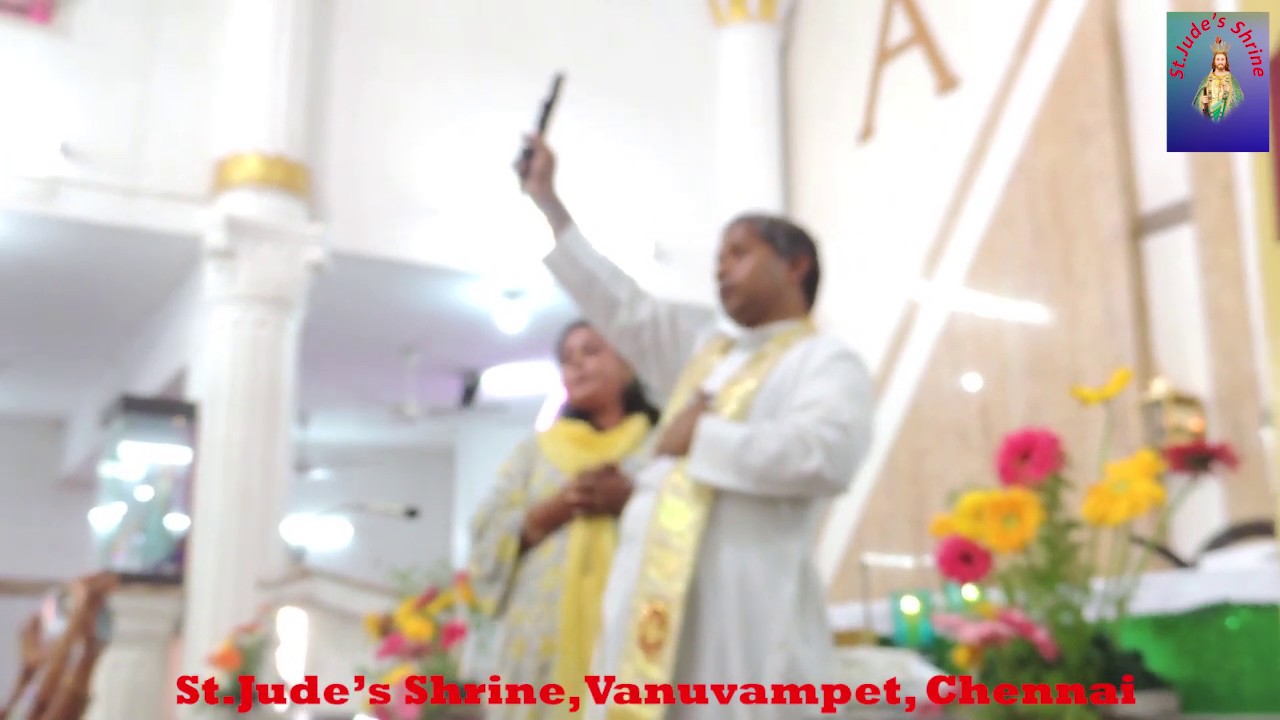 Bleeding Holy Cross Procession & Blessing - YouTube