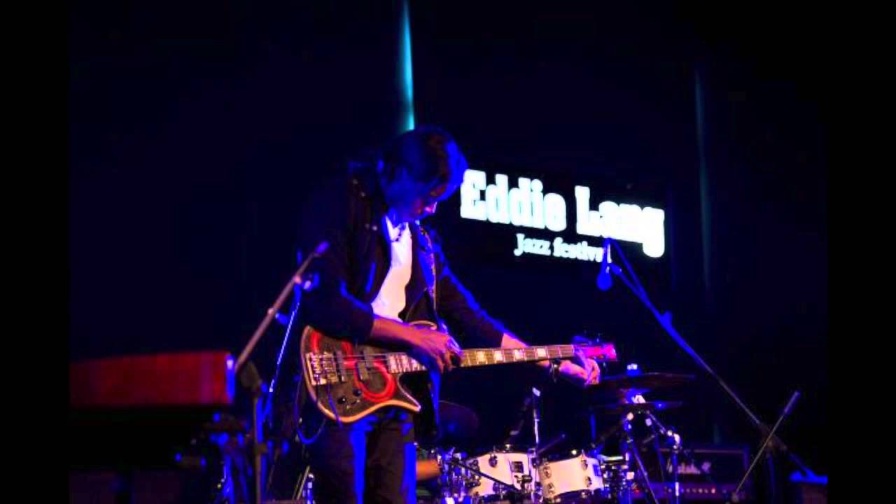 Jon Reshard - HYDE ft.Greg Howe & Dave Weckl - YouTube