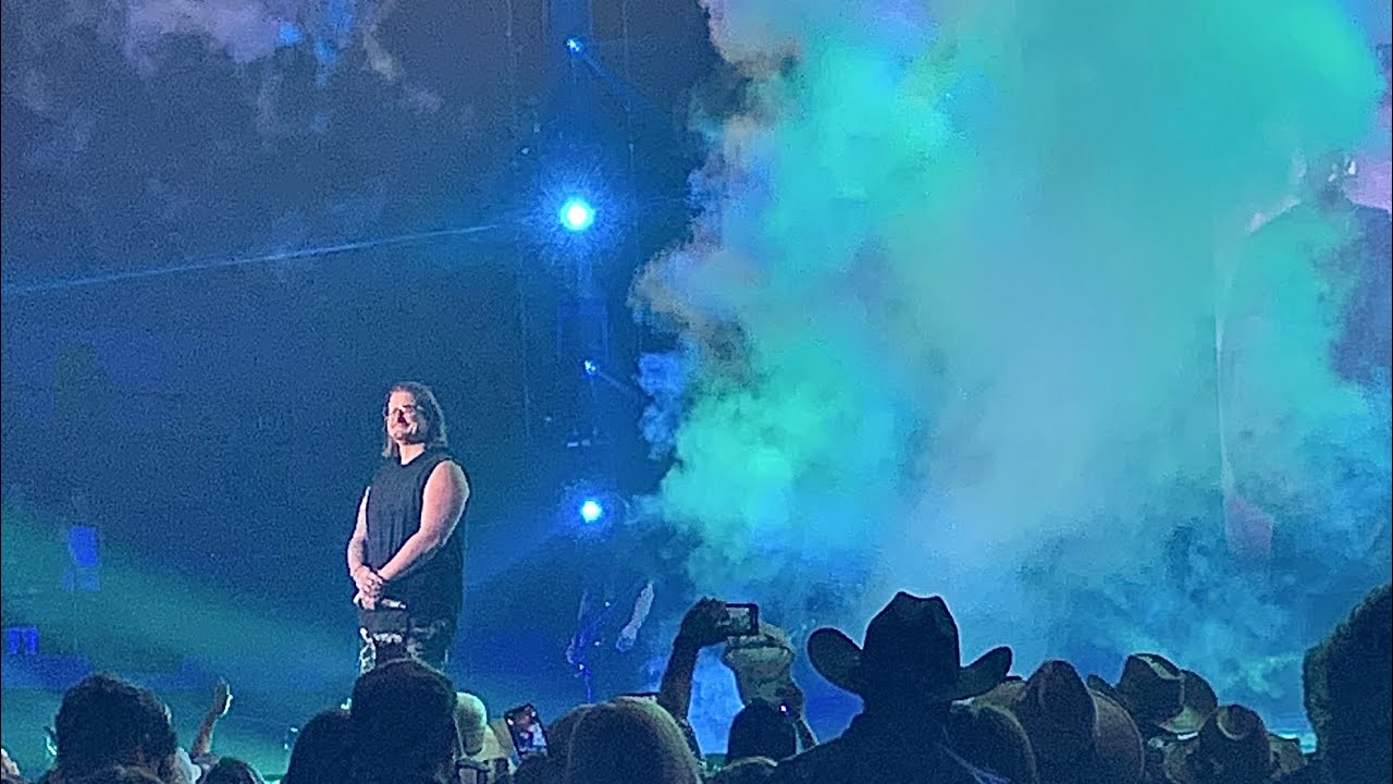 HARDY performs REDNECK SONG live in Baton Rouge - YouTube