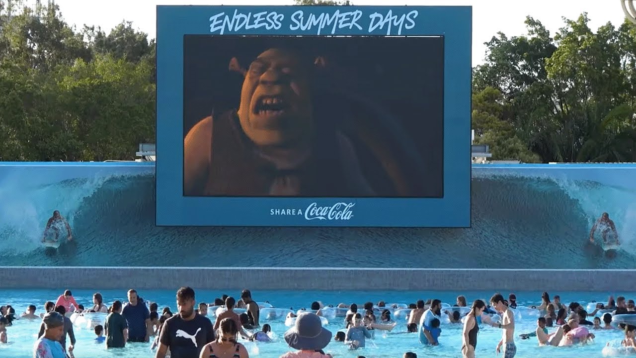 Watching SHREK at Wet 'n' Wild Gold Coast! Dive'n'Movies - YouTube
