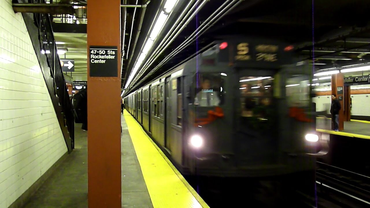 Arnines (R1-9) train at 47th - 50th Streets - Rockefeller Center - YouTube