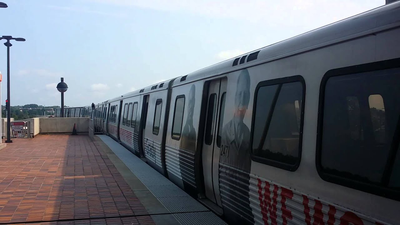 MARTA Train Approaching Airport Station - YouTube