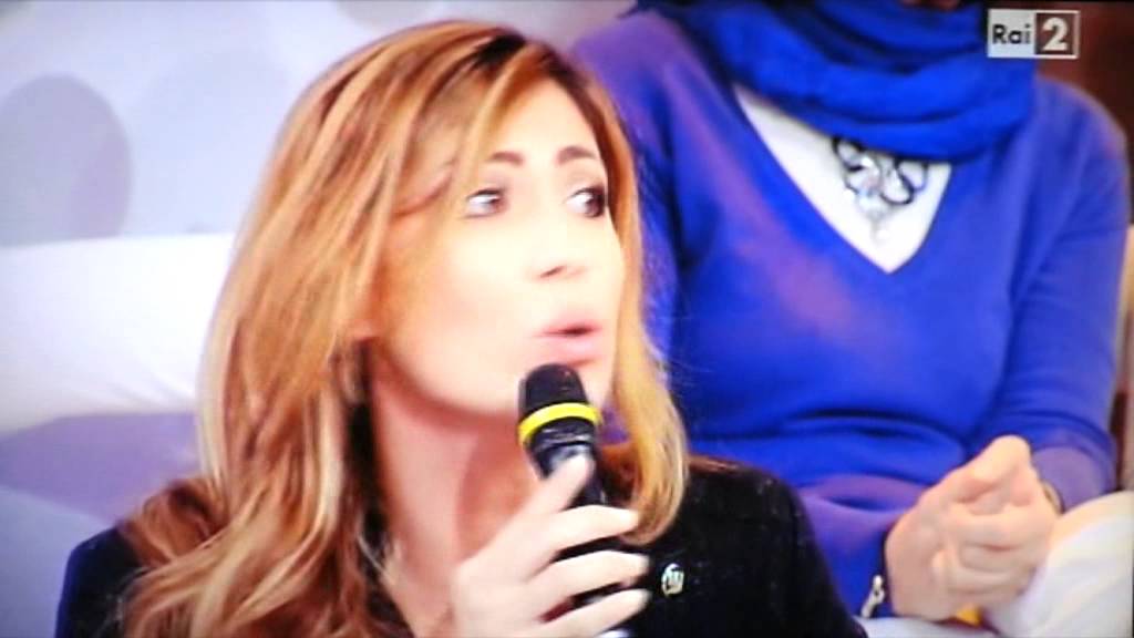 Roberta Rapisarda su Rai2 - YouTube