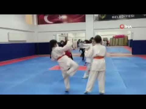 Minik karateciler geleceğe umutla bakıyor