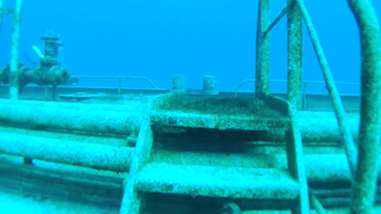 Wreck Dive - Sea Trader Wreck - Nassau / Bahamas - Nov 2015 - YouTube