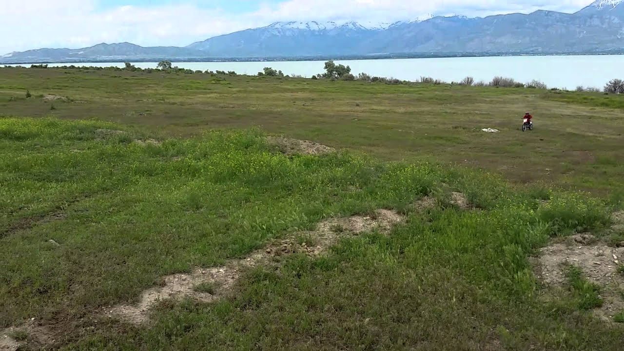Cr500 jump - YouTube