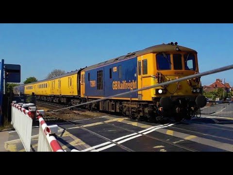 GB Railfreight 73961 'Alison' & 73962 'Dick Mabbutt' pass over Deal ...