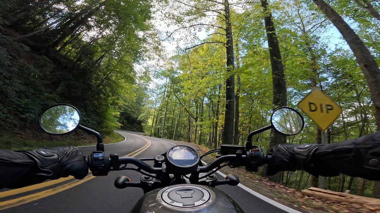 Man rides Tail of the Dragon at a modest speed on his Honda Rebel [All ...