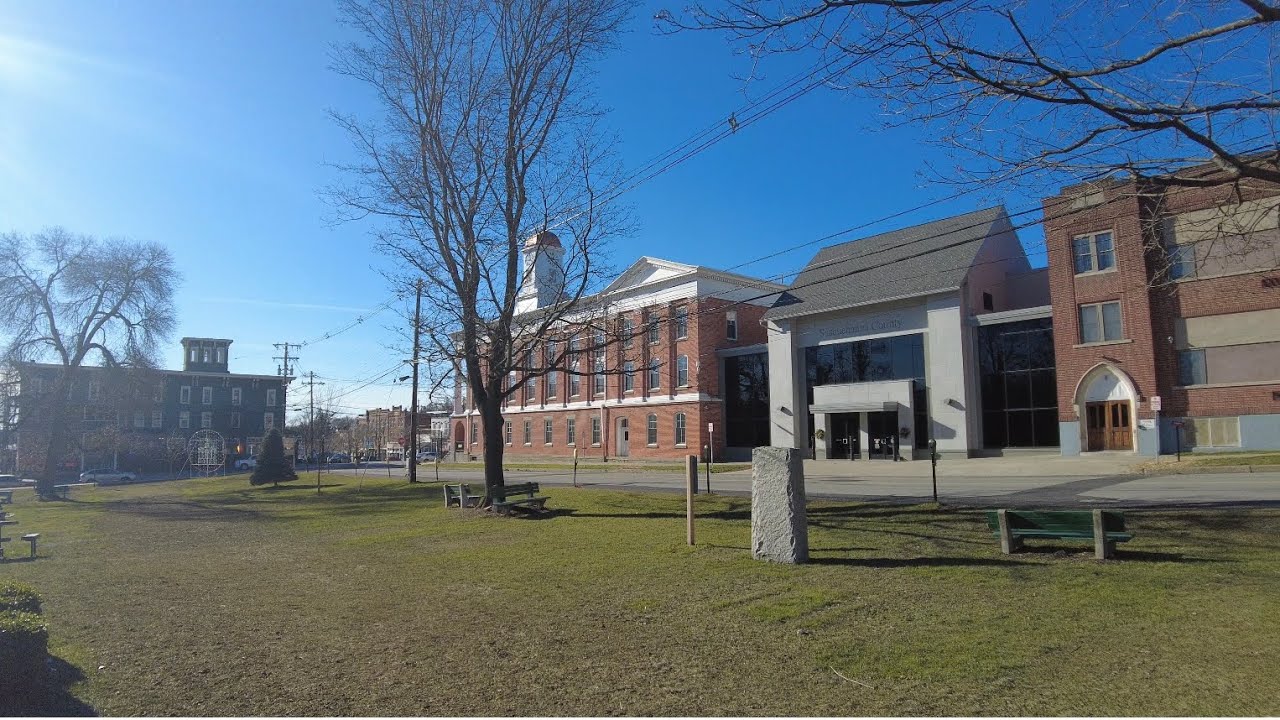 Early December Walk Downtown Montrose , Pa. - YouTube