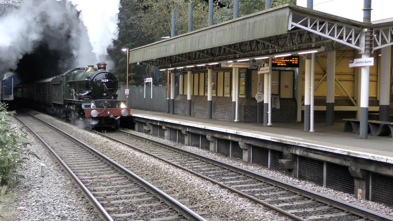 7029 Clun Castle hauls the Return to Steam tour and wakes up Birmingham ...