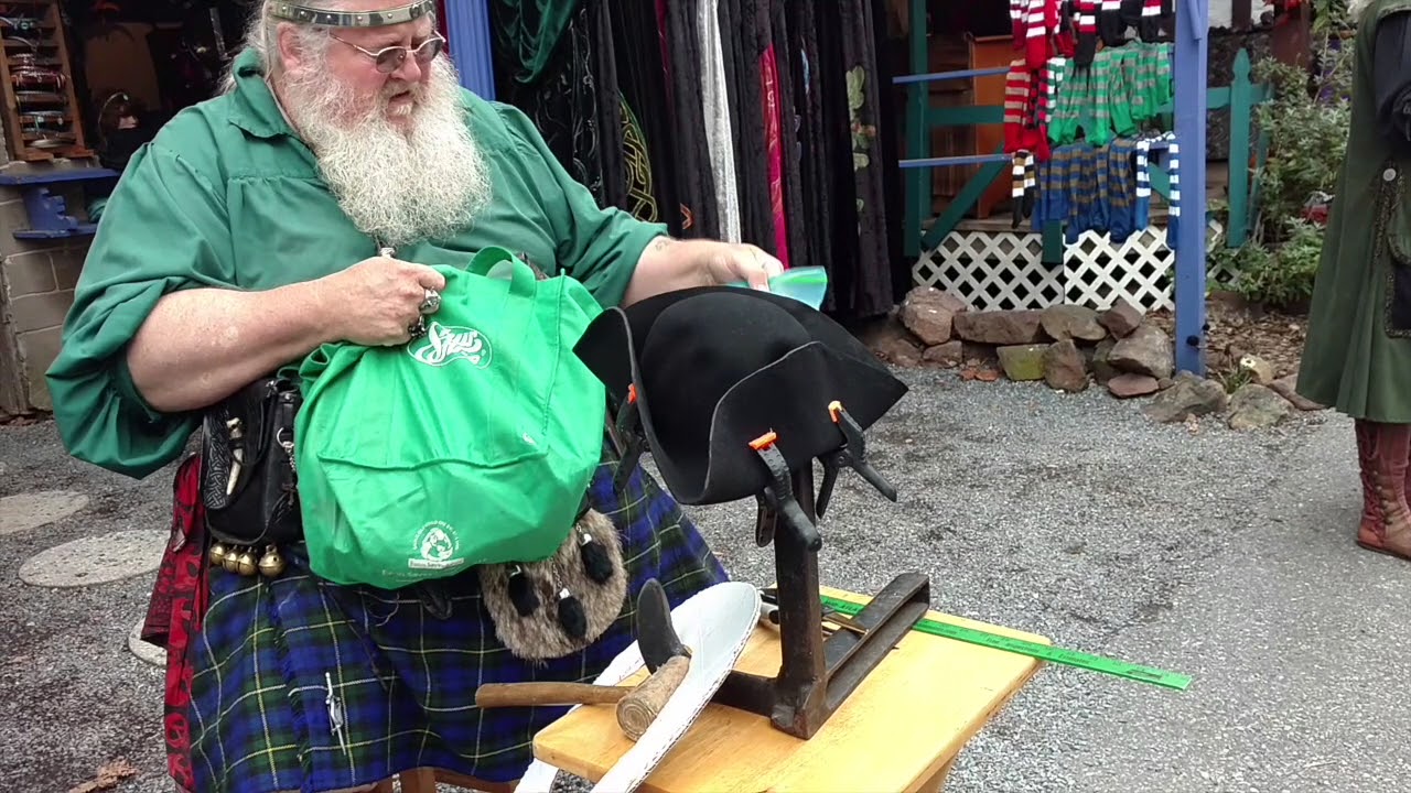 Fairie Tailor: Making of a Tricorn Hat - YouTube