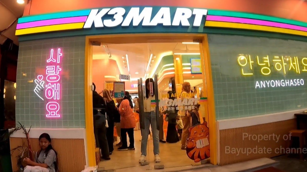 Korea banget!! Suasana K3 Mart purnawarman dekat BEC Bandung - YouTube