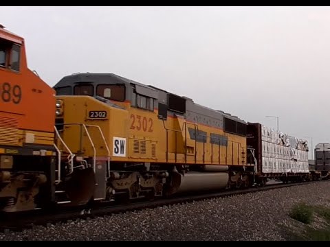 BNSF 5973 South [Ex UP Triclops SD60M!] - YouTube