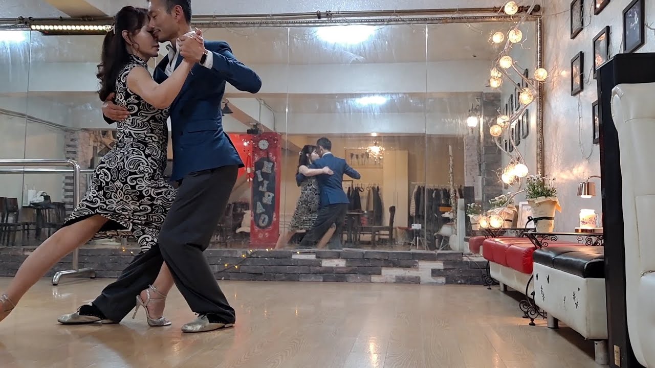 [탱고 레슨] 준중급#Tango lesson#sentada y americana pose#섀넌y라우 - YouTube