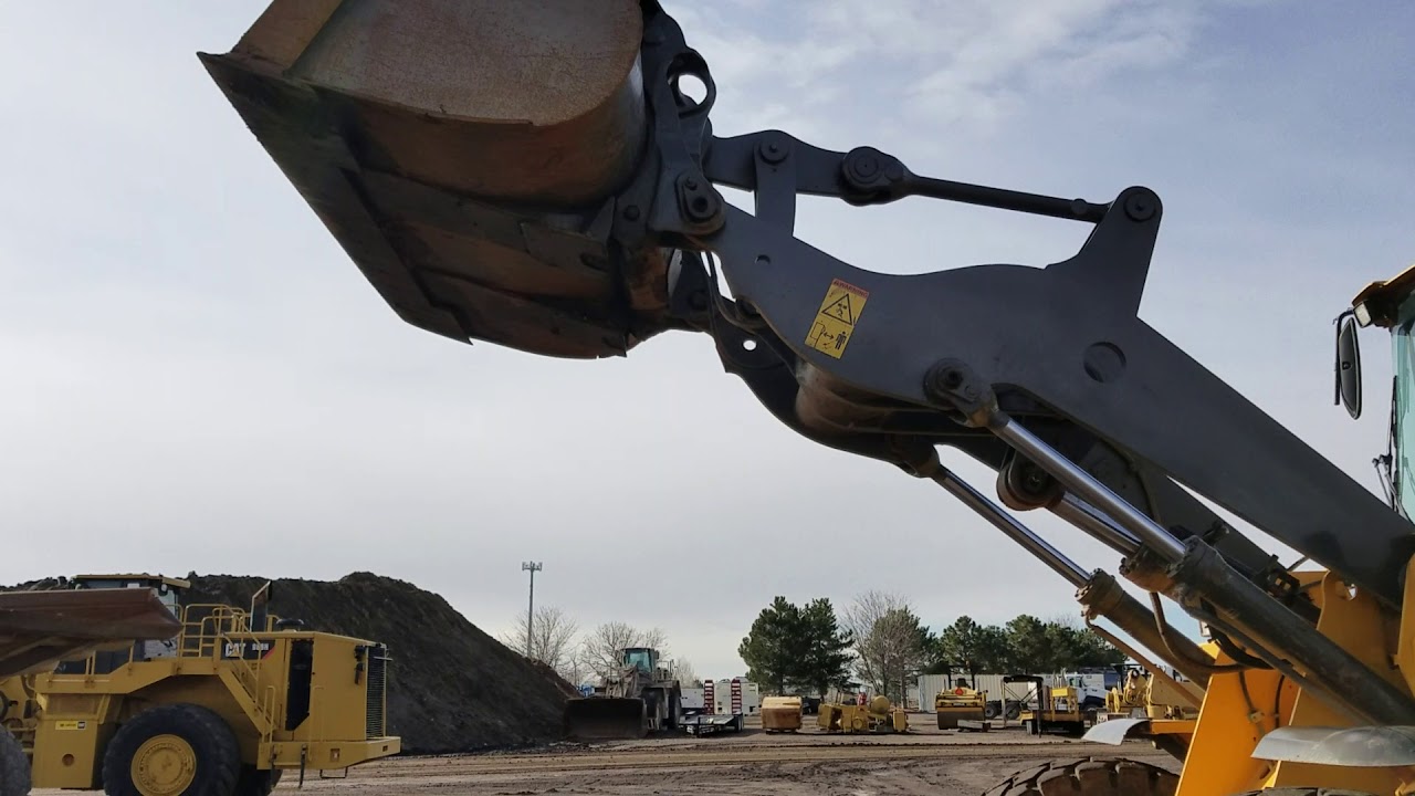 Bucket curl and lift cylinders - YouTube