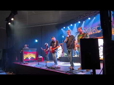 Eppu Normaali: Akun tehdas