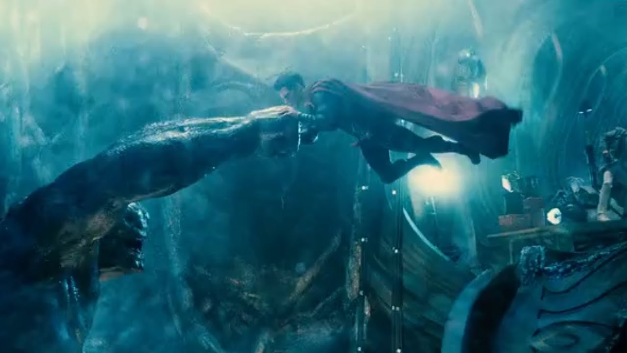 Batman Vs Superman Creature Fight Clip in Hindi - YouTube