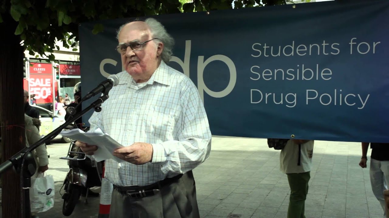 Vincent Lavery calls for an end to the insane "War on Drugs" - YouTube