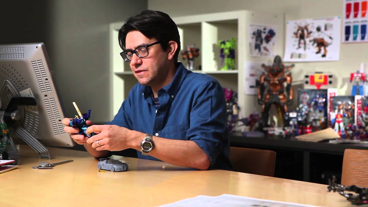 'TRANSFORMERS: Age of Extinction' Movie Toys Designers Desk - YouTube