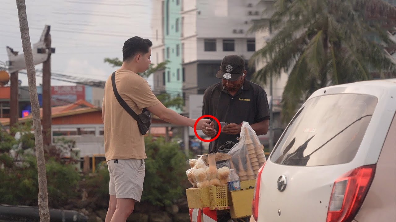 "Walaupun sakit tidak pernah bagitau bini saya" Abang jual ice cream ...