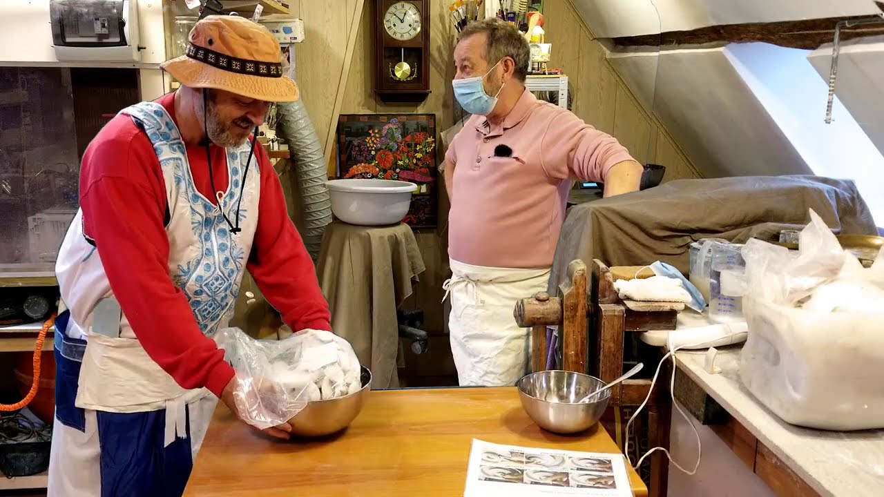 Comment réaliser de l'engobe. - YouTube