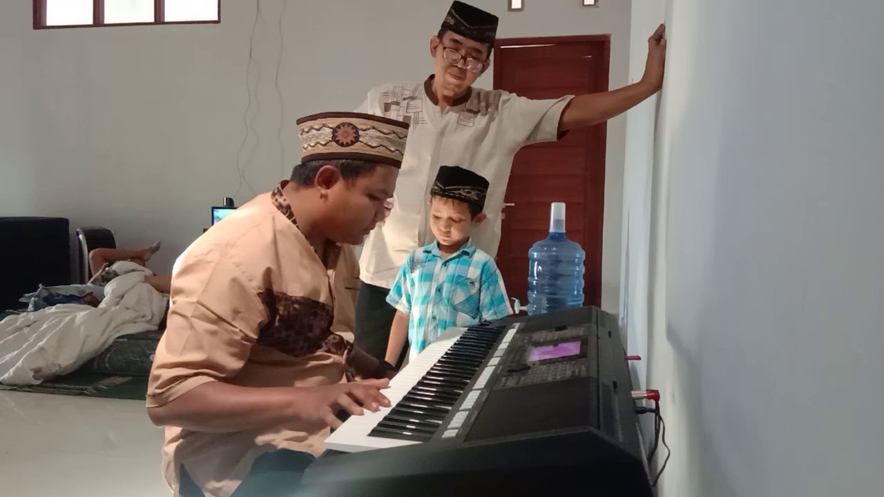 Latihan main keyboard - YouTube