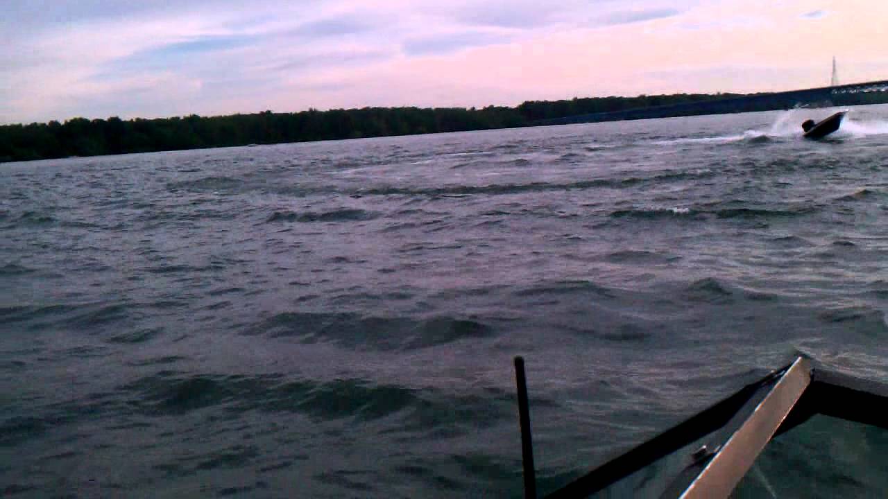 Out of control boat, no driver on Niagara River - YouTube
