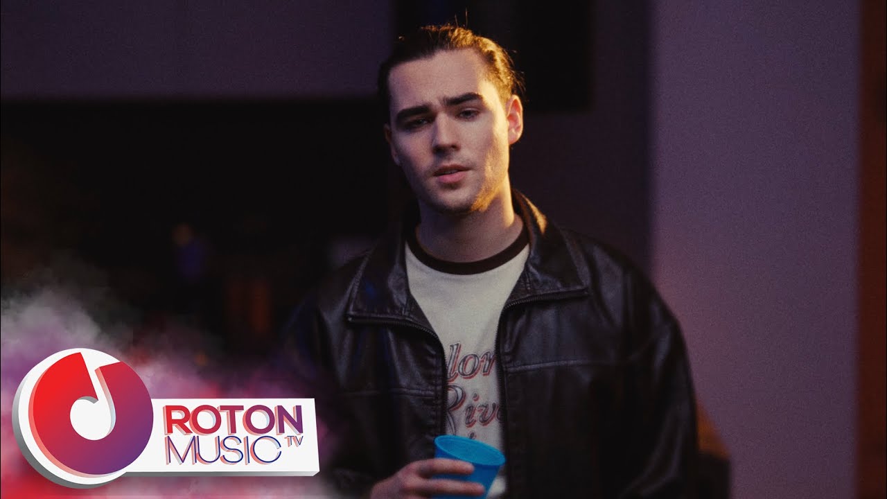 Radu Stefan Banica - Cum Era | Videoclip - YouTube