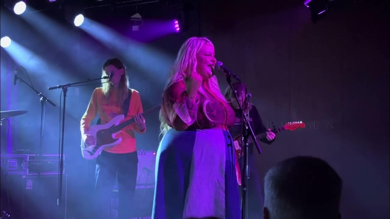Sarah Klang - Fever Dream Live @ Lille Vega Copenhagen 11062023 - YouTube