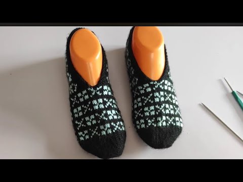 İki renkli patik modeli ✅ Kolay beş şiş patik modeli