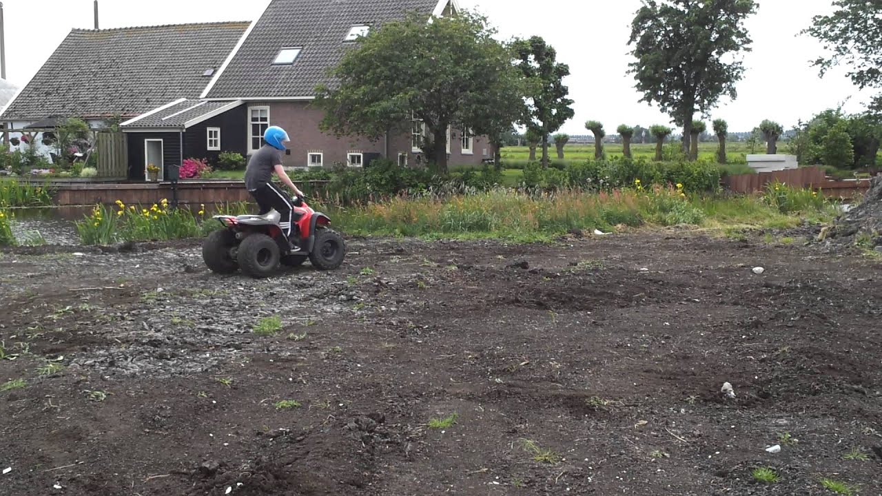 Quad, Aeon cobra 180 - YouTube
