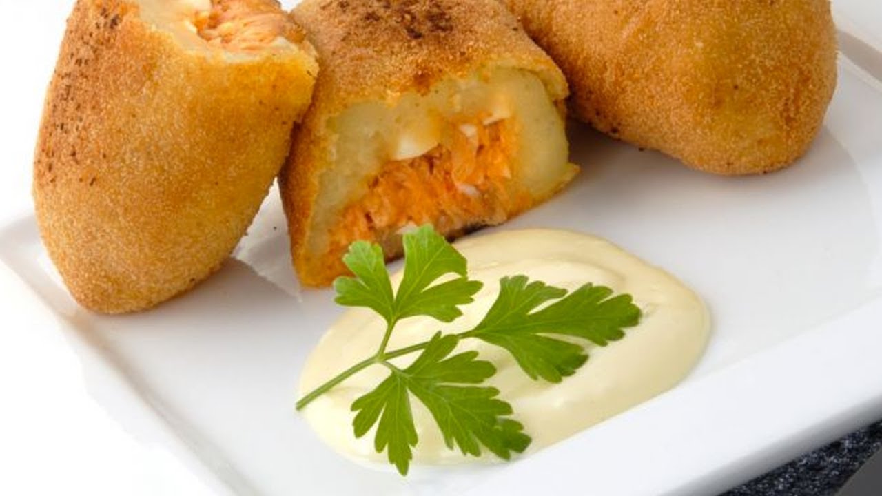 Papas rellenas de huevo / Egg stuffed potatoes - YouTube