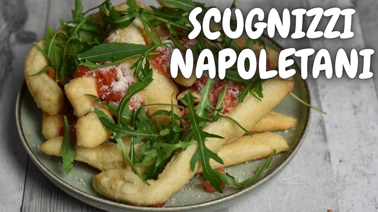 Straccetti di pizza fritta con pomodorini, grana e rucola - chiacchiere ...