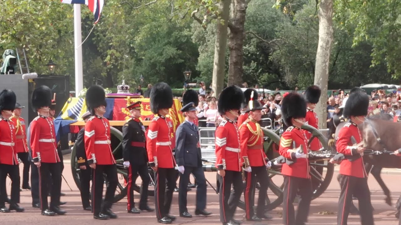Queen Elizabeth II Funeral Procession from Buckingham Palace to ...