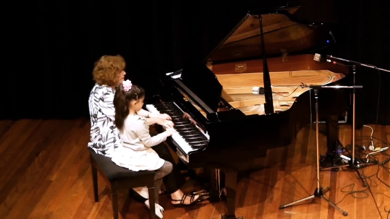 Isabel Isaac (duet) Performs “The cuckoo” German song (duet) and ...