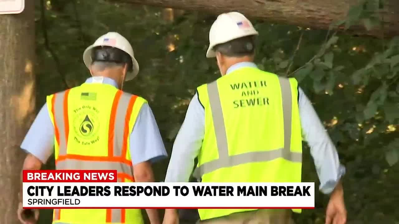 Massive water main break impacting Springfield, neighboring towns - YouTube