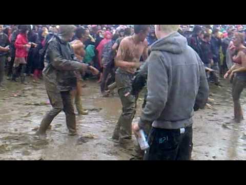 Mud fight - Oxegen 2010 - YouTube