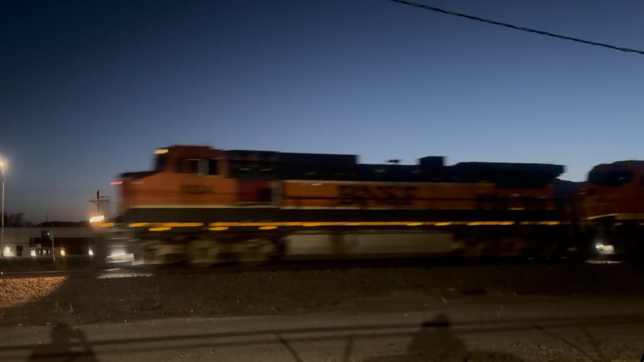 BNSF #1104 Night H1 Leader Lead’s The Automobile Train 4/11/2025. - YouTube