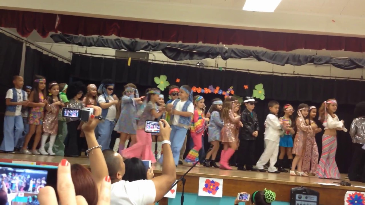 Fairlawn Elementary Kindergarten Class Performs Staying Alive - YouTube