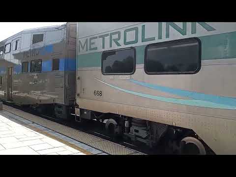 Metrolink 325 Fontana to L.A. Union Station Refurbished Car 618 & MP36 ...