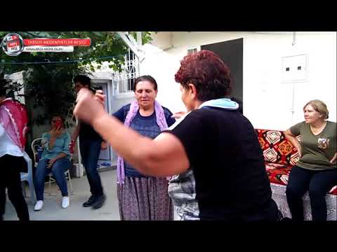 Köylü Kadınlar Çiftetelliye Muhteşem Oynuyorlar