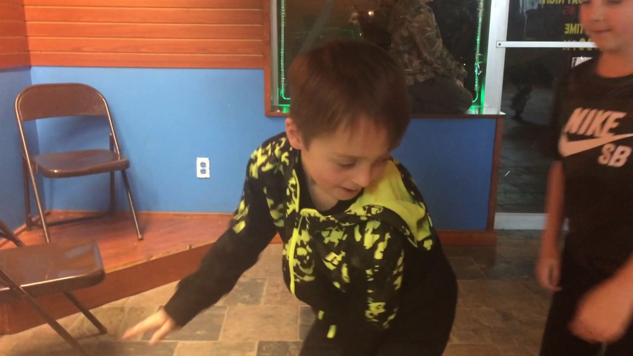 Two Boys Fight At Wrestling Show - YouTube