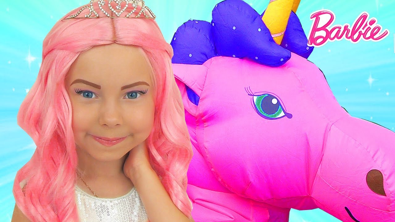 Alice pretend Princess Barbie & play in a new house with a friend - YouTube
