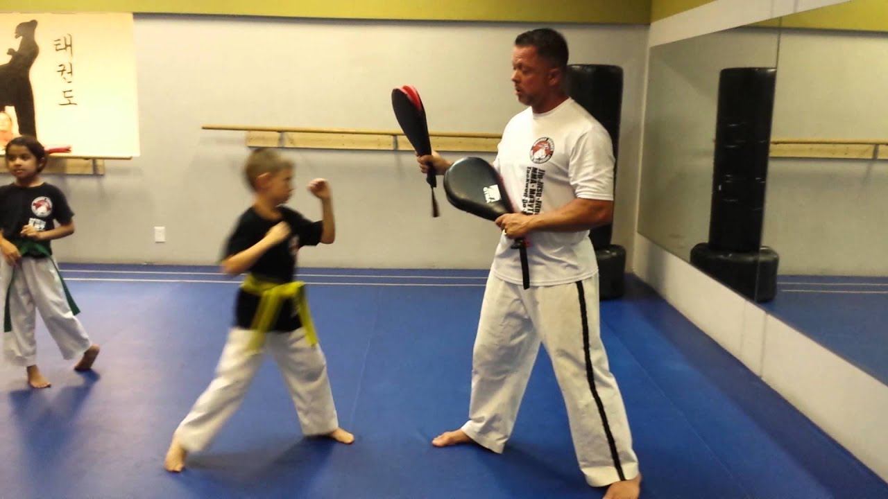 Sparring reaction drill for kids - YouTube