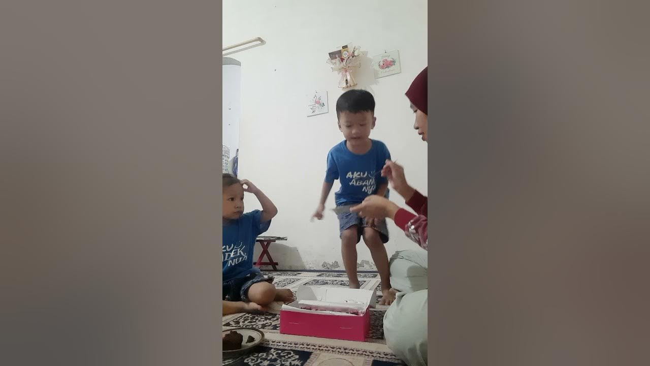 Ulang tahun adek quin yang ke 3 - YouTube